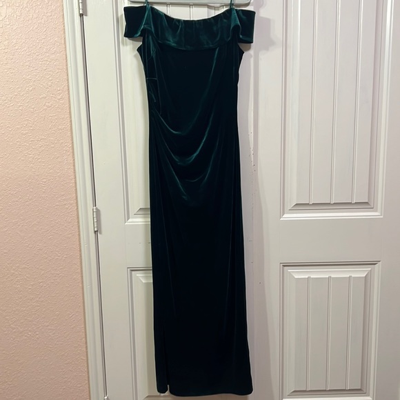 Xscape | Dresses | Xscape Dress Emerald Green Only Wore Once | Poshmark